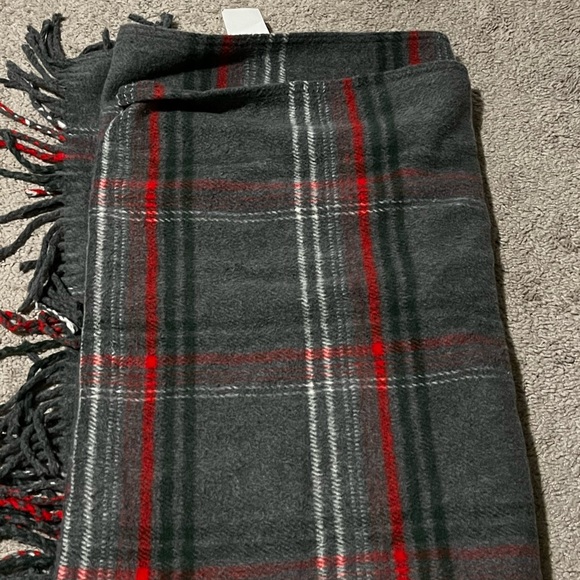 Roca Home | Bedding | Roca Home Plaid Holiday Throw Blanket Grey Red ...